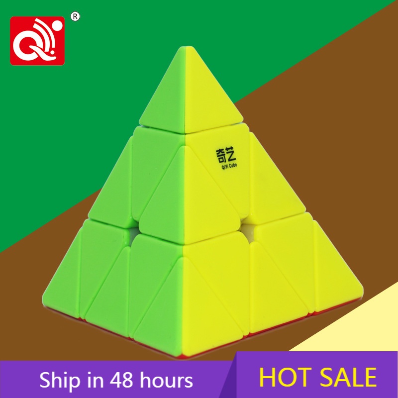 Cubo De Rubik Qiyi Pirámide De La Ilustración Triángulo Color Sólido ...