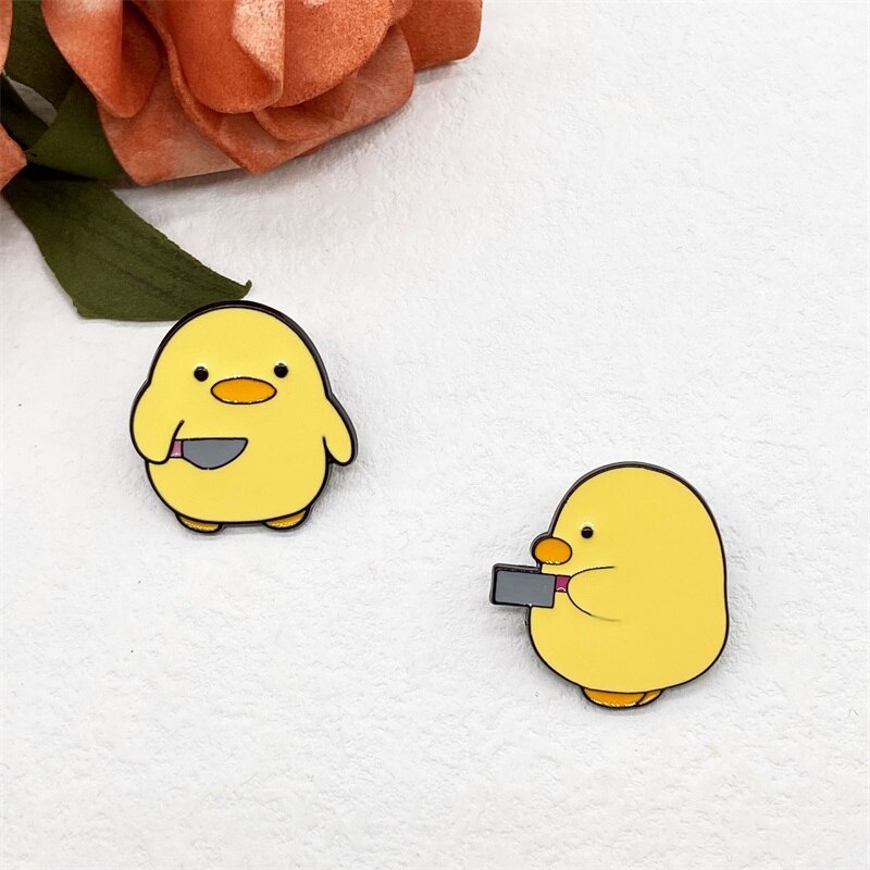 Divertido De Dibujos Animados Lindo Pato Amarillo Sosteniendo Un ...